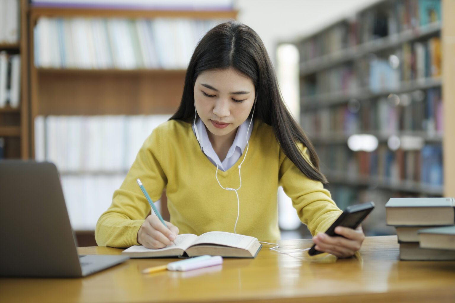 Learning Vietnamese for Beginners: Is it Difficult or Easy? - 123VIETNAMESE